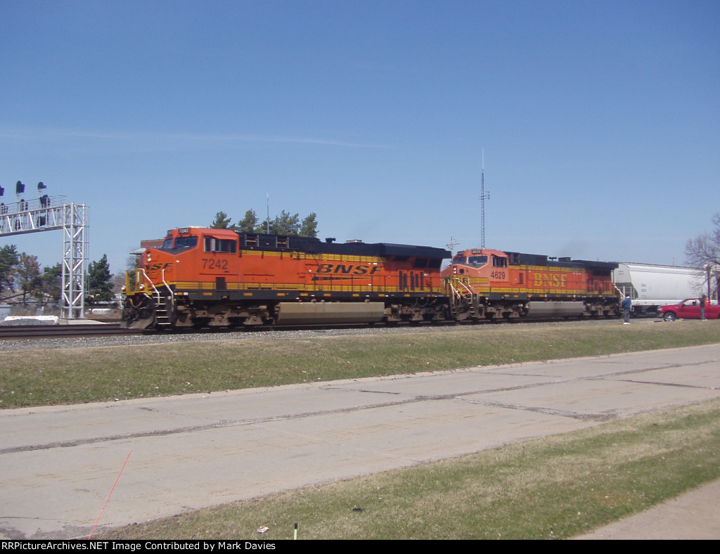 BNSF 7242